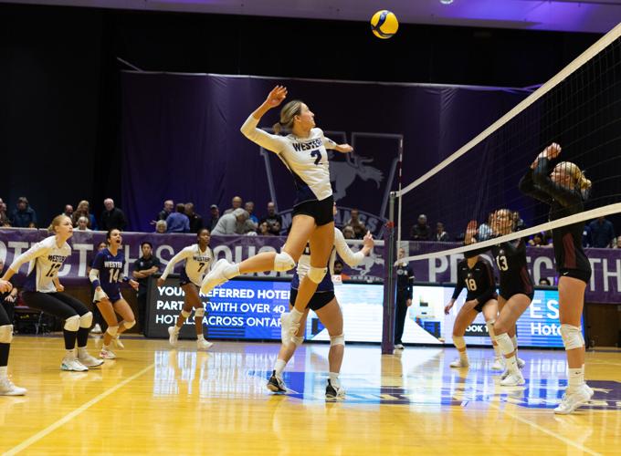 Men and women’s volleyball teams ace McMaster | Sports | westerngazette.ca