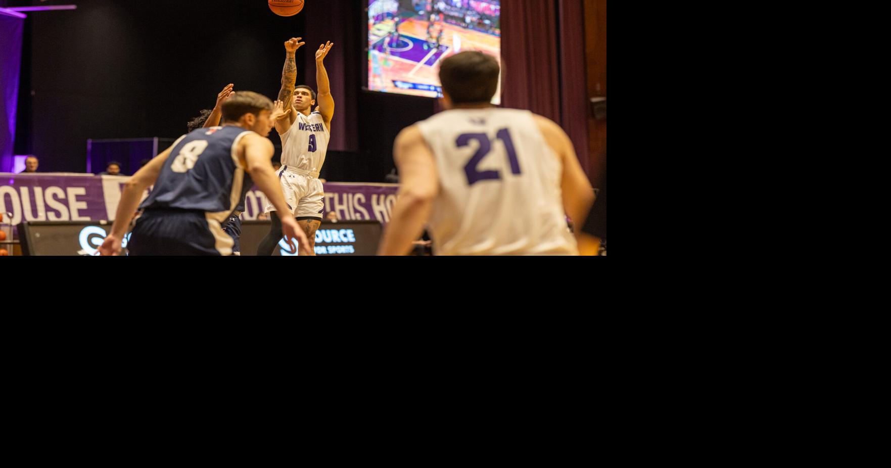 Men’s basketball victorious against Varsity Blues, can’t beat Bold ...