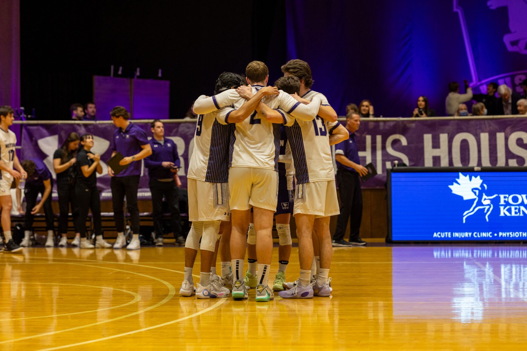 Western women’s volleyball sweeps Waterloo, men’s volleyball splits ...