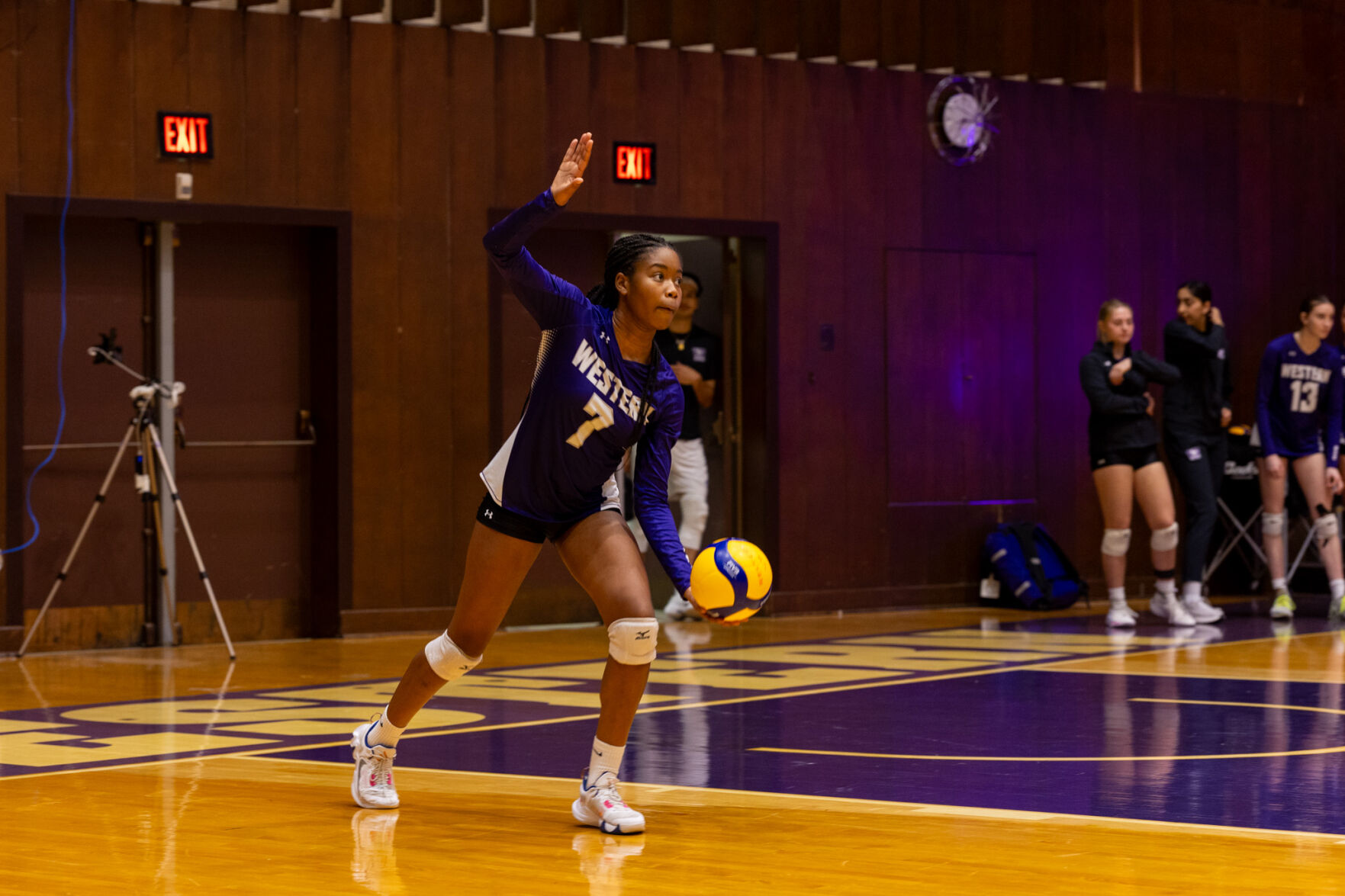 Western women’s volleyball sweeps Waterloo, men’s volleyball splits ...