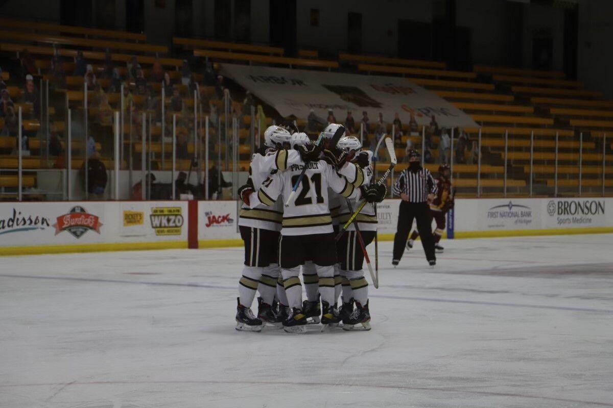 WMU hockey finishes sweep of Minnesota-Deluth as Ronnie Attard scores ...
