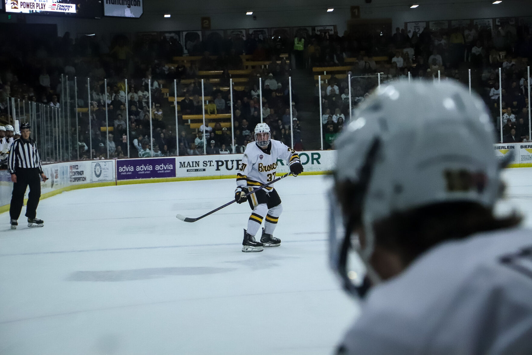 WMU Hockey 2/27 #37 | | westernherald.com