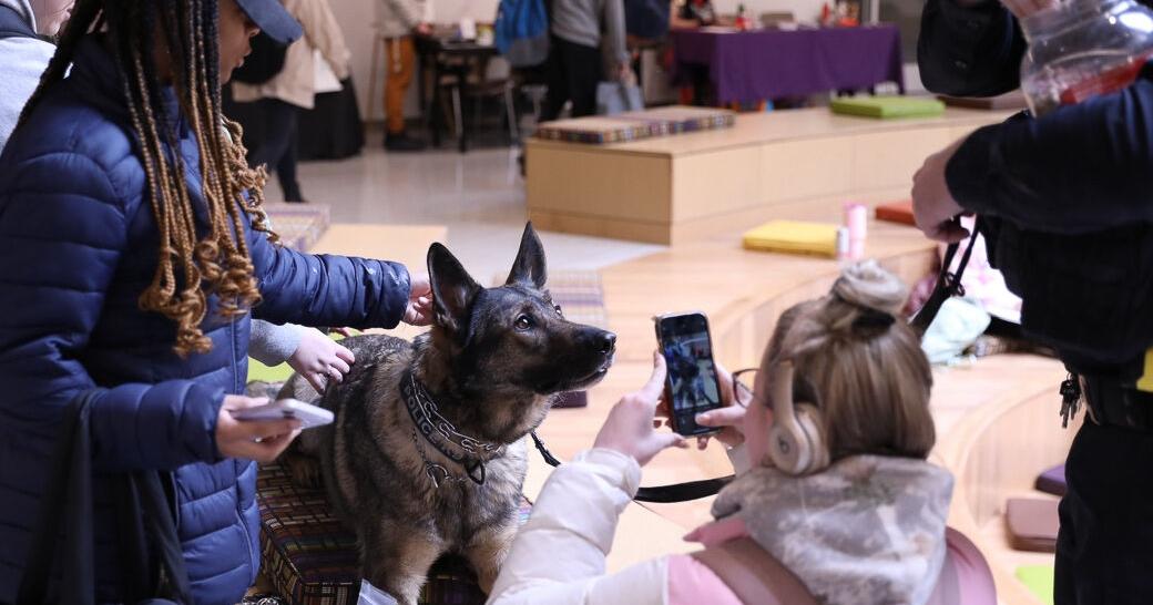 WMU Police Department holds annual “K9 kissing booth” | Arts And ...