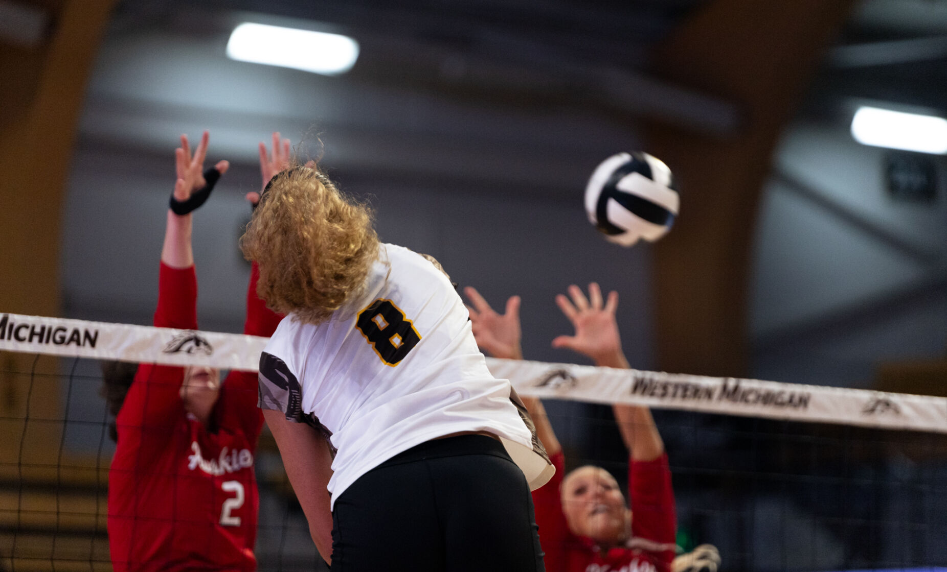 WMU volleyball improves win streak to 13 with 3-1 win over Akron ...