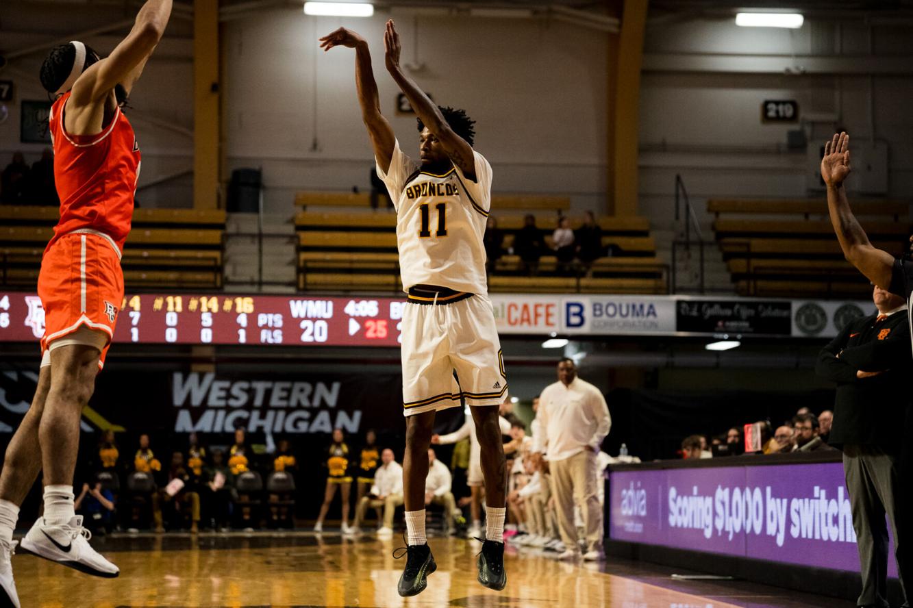 Broncos Lose To Chippewas, Split Season Series | Sports | westernherald.com