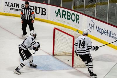 Hockey series preview: WMU vs. Omaha | Sports | westernherald.com