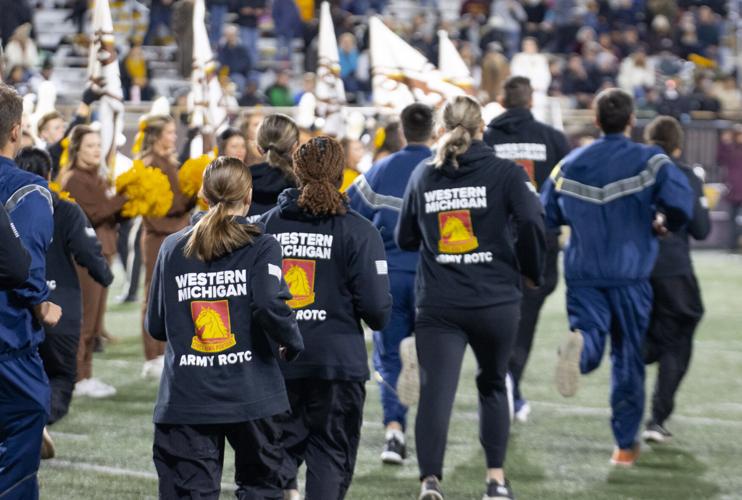 Photo Story: WMU, CMU ROTC Cadets run the ball to the rivalry game ...