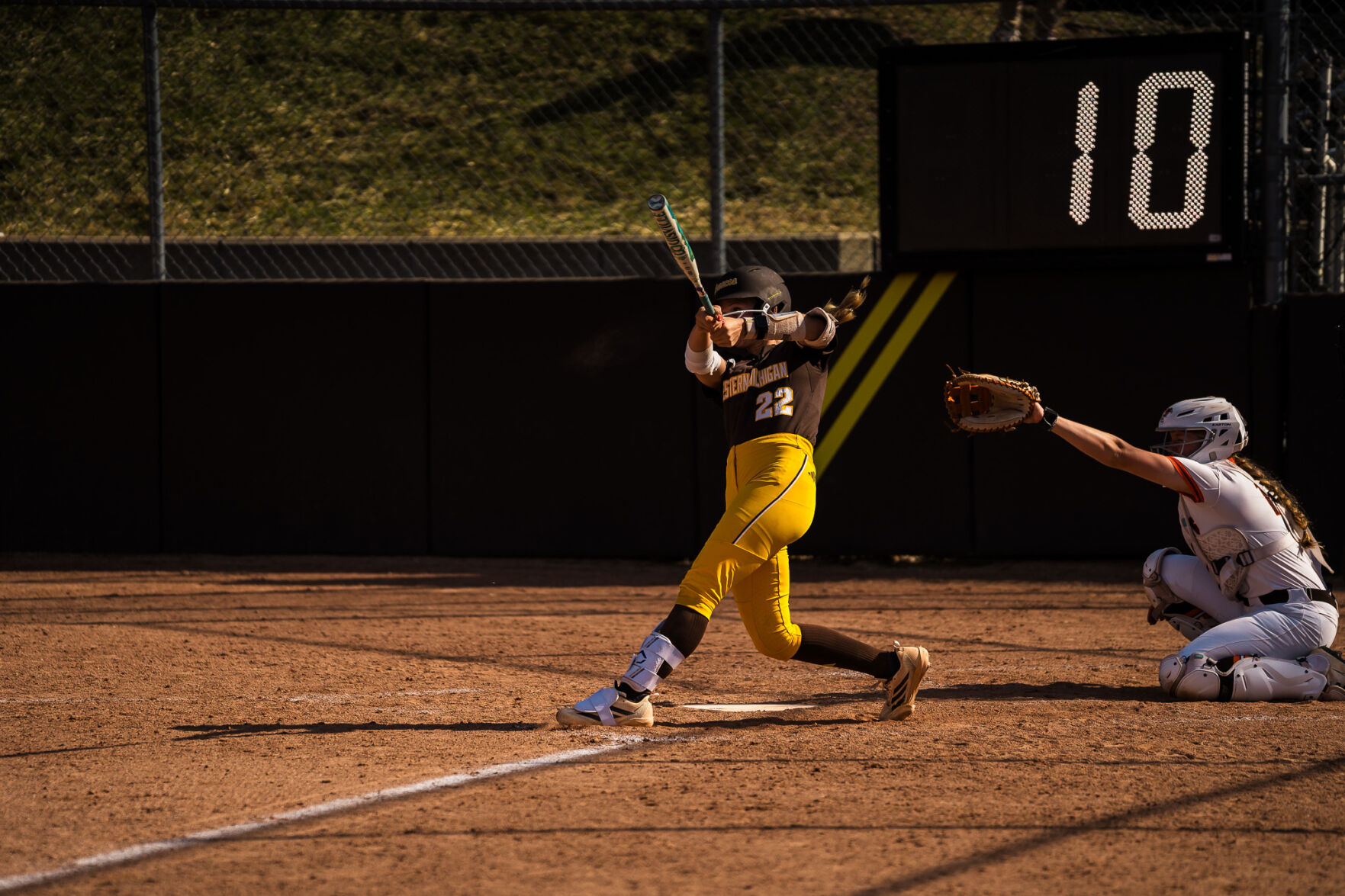 Softball sweeps in-state double header | Sports | westernherald.com