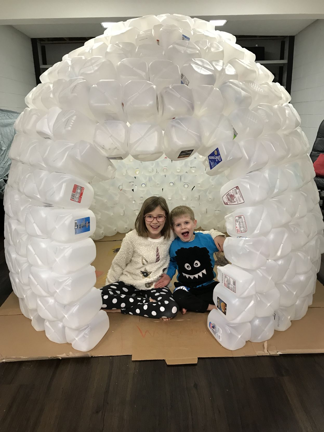 Avon mom builds indoor igloo for her kids | News | westlifenews.com