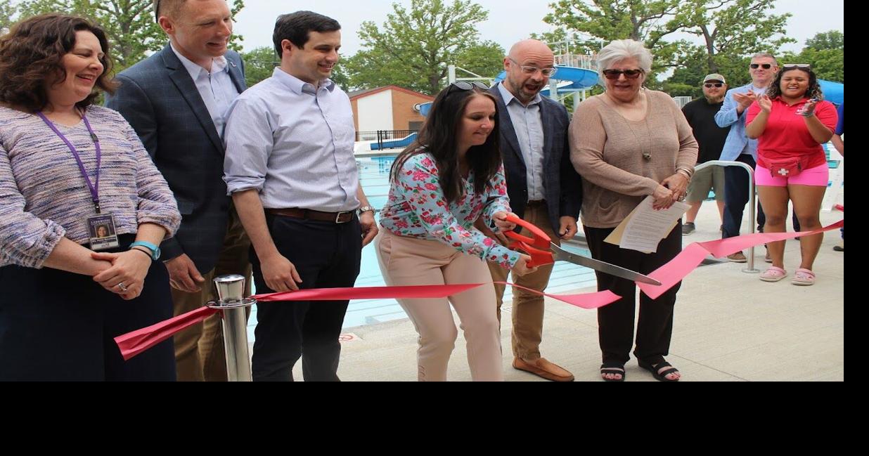 LAKEWOOD: Foster Pool reopens | News | westlifenews.com