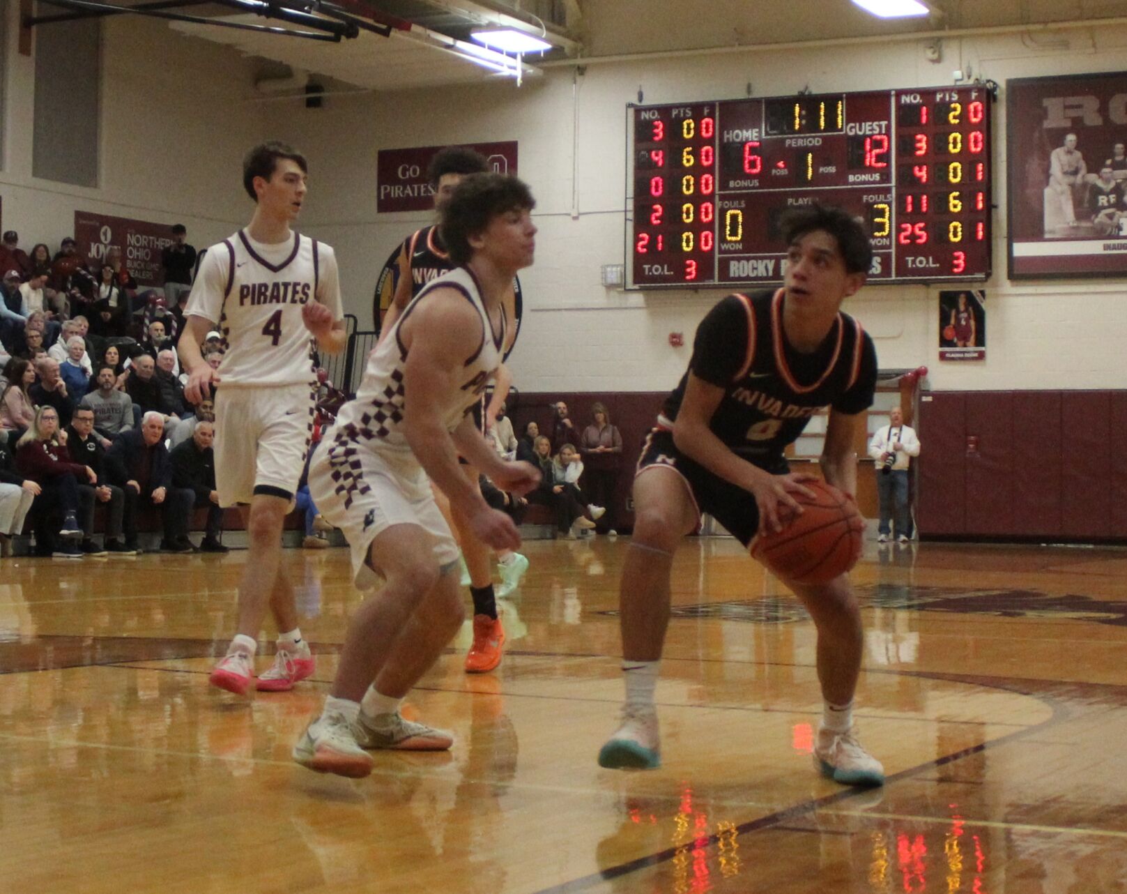 HIGH SCHOOL BASKETBALL: Made free throws sends Pirates past Invaders ...