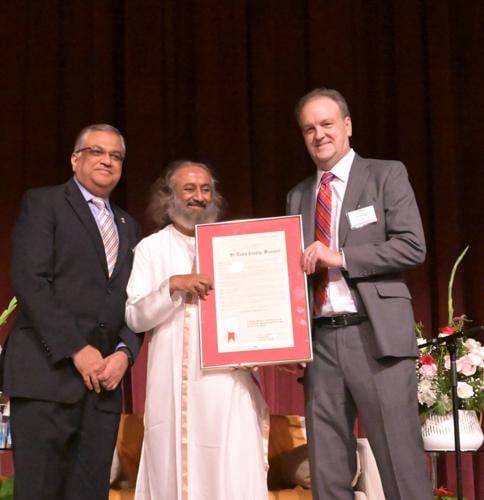 Gurudev Sri Sri Ravi Shankar – Sixth Sense Tour visits the St. Louis ...