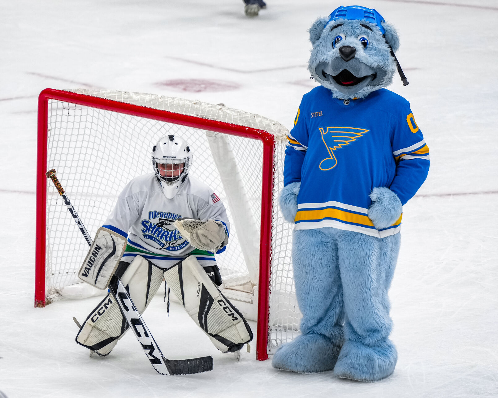 Meramec Sharks play during Blues vs Lightning intermission | Multimedia ...