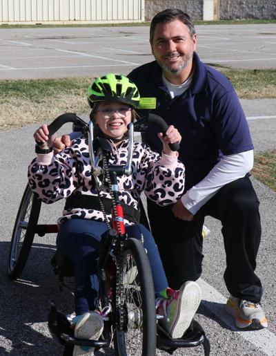 Rockwood teacher goes ‘above and beyond’ for student with spina bifida ...