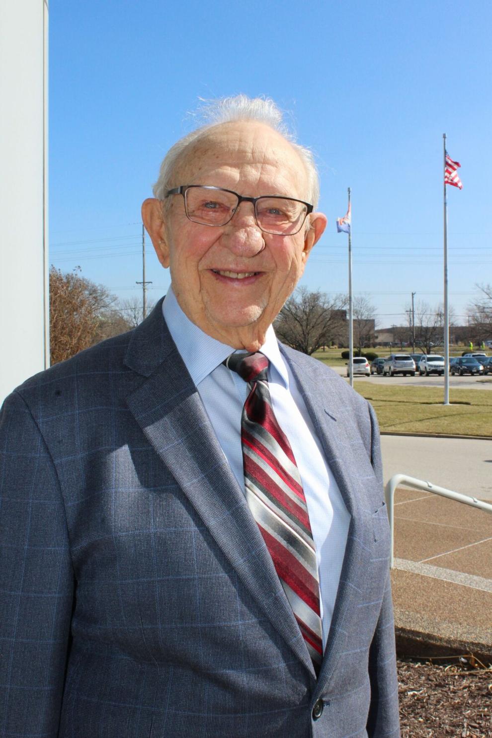 Clarkson Valley mayor moves on after 34 years in service to the city ...