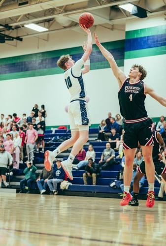 Owen sets single-game scoring record for Marquette boys basketball ...