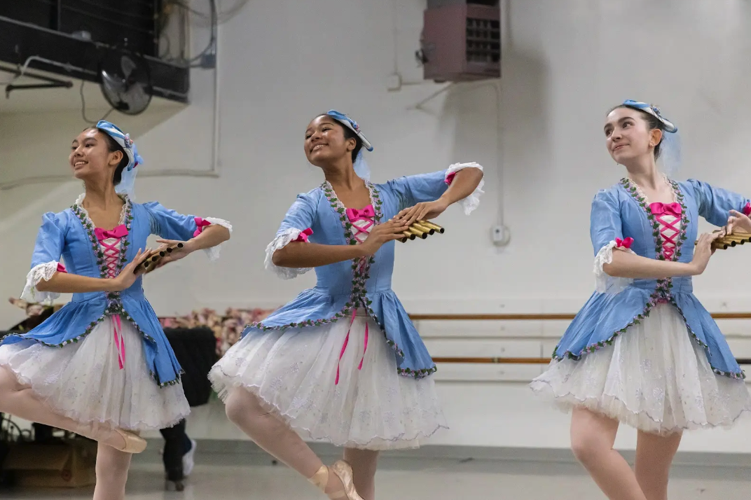 Hometown Dancers Take on Leading Roles in Annual Nutcracker | Lifestyle | westsidecurrent.com