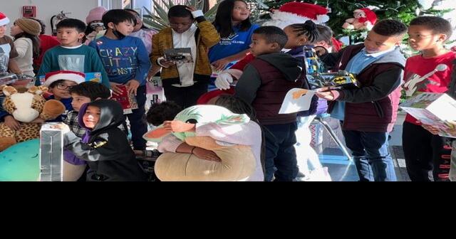 LAPD Teams Up with Santa For An Early Toy Delivery | Lifestyle ...