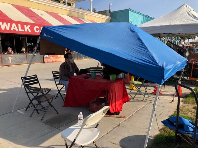 Four Tarot Readers Flip The Cards For Doug Rapp on the Venice Boardwalk ...