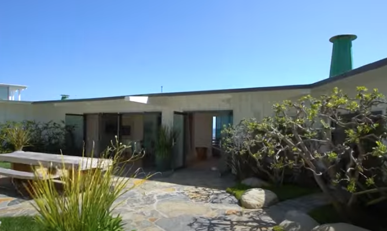 Iconic Oceanfront 'Wave House' Finds New Owners in Kloss and Kushner ...