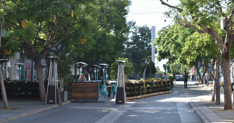 Promenade street dining set to end Oct. 1 | News | westsidecurrent.com