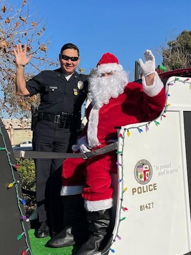 LAPD Teams Up with Santa For An Early Toy Delivery | Lifestyle ...