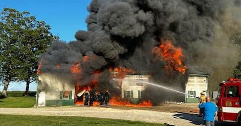 Large pole barn fire breaks out in Gibson County | Indiana | wevv.com
