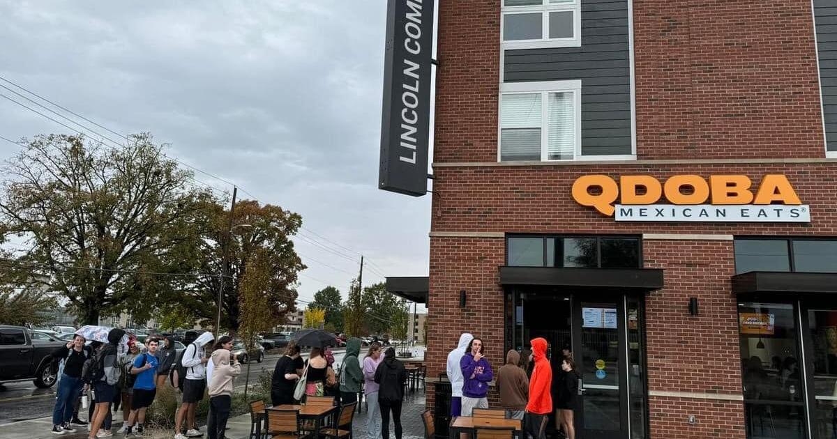New QDOBA location holds grand opening in Evansville | News | wevv.com