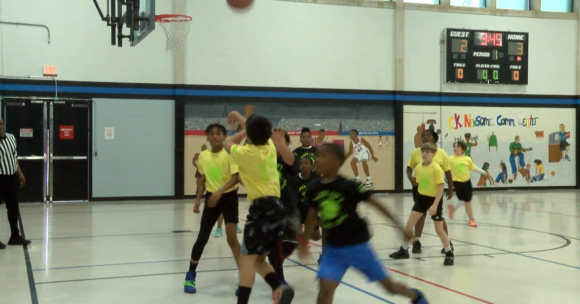 Inner-City Basketball event held at CK Newsome Center | News | wevv.com