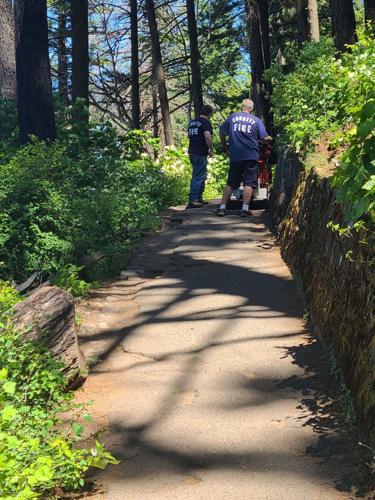 Father dies after falling over 100 feet from an Oregon trail’s cliff ...