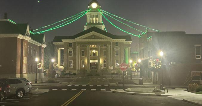 Green lights across Jasper show thanks to veterans | News | wevv.com