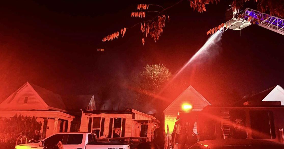 Crews on scene of early morning house fire in Evansville | News | wevv.com