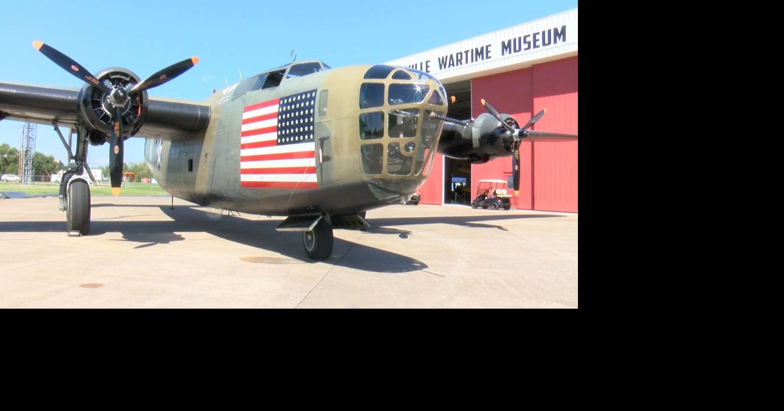 Evansville Wartime Museum welcomes World War II aircraft | Indiana ...