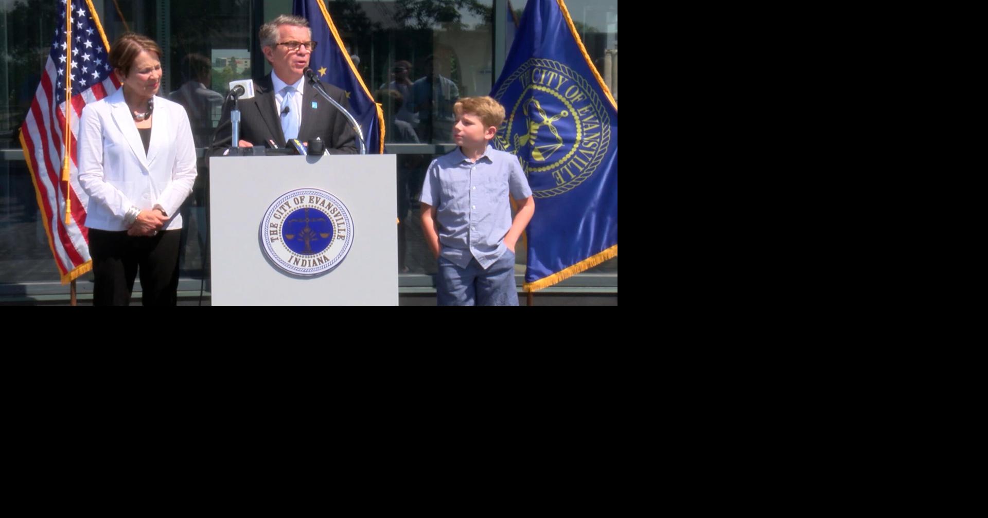 Evansville's mayor says he won't be seeking re-election in 2023 ...