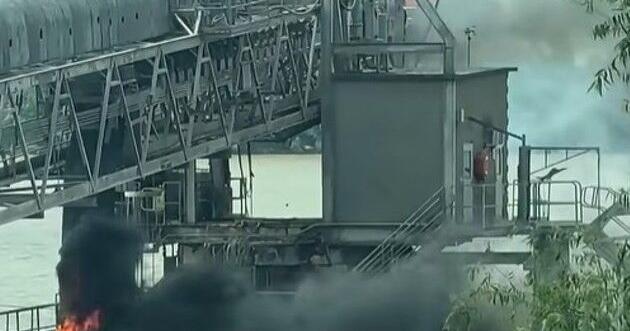 Crews respond to fire along Ohio River in Henderson | Kentucky | wevv.com