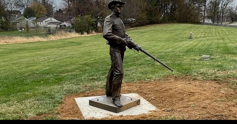 Confederate soldier statue relocated to Potter’s Field in Daviess ...