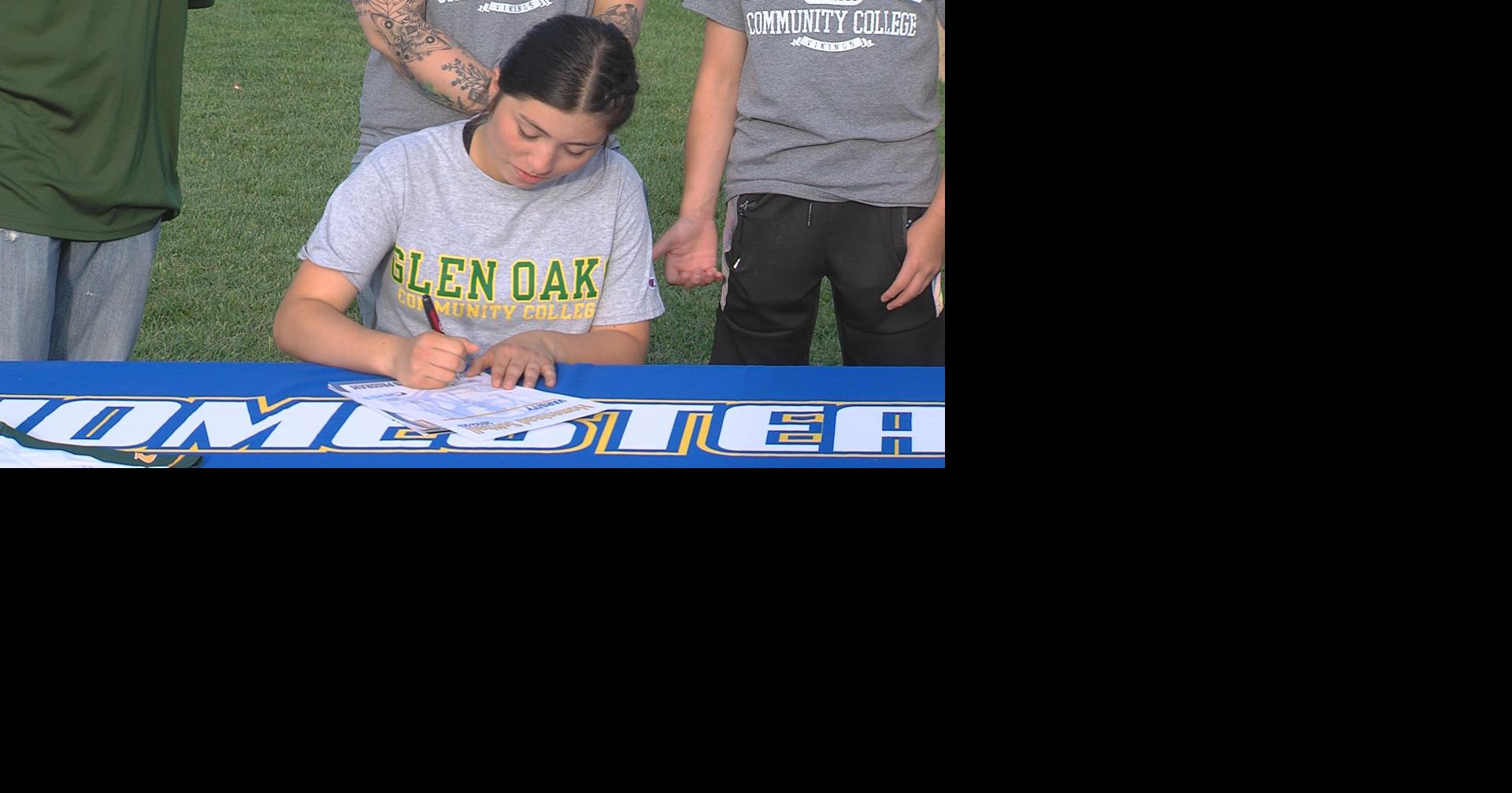 Homestead's Mejia signs with Glen Oaks for softball | High School ...