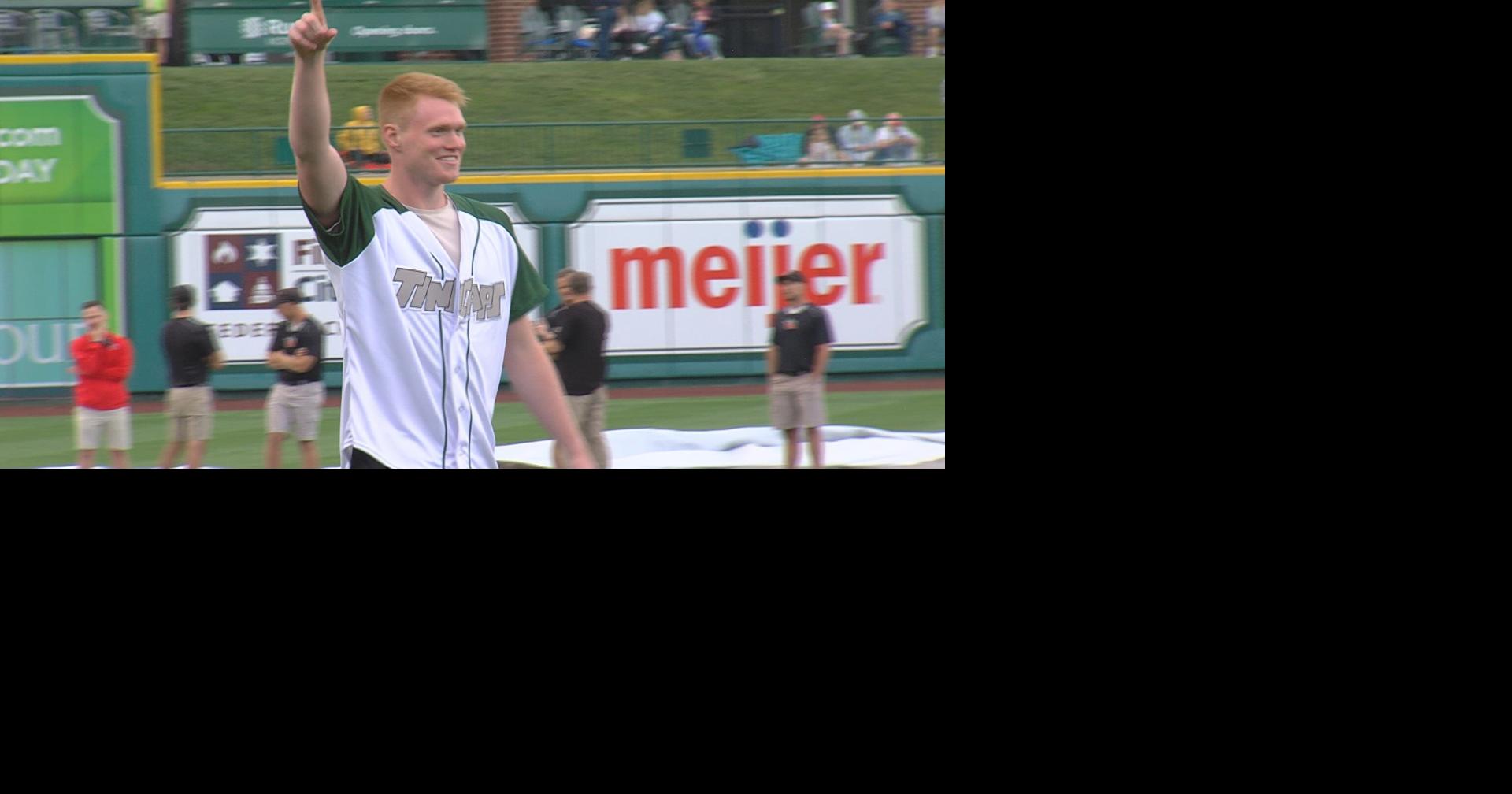 Luke Goode throws out first pitch, set for sophomore season at Illinois ...