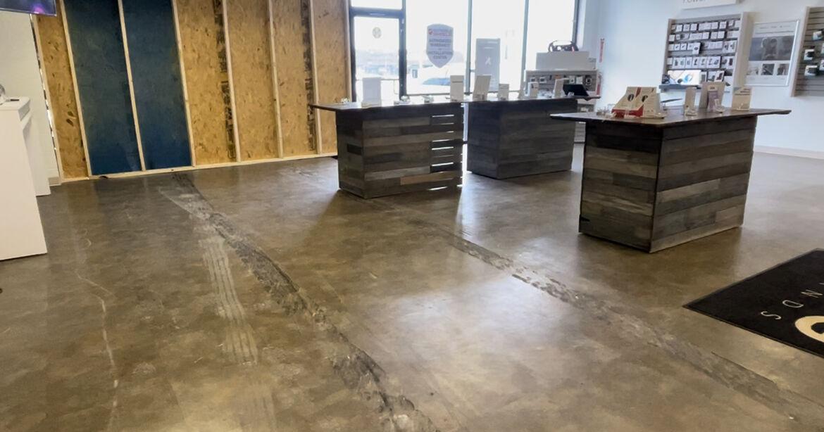 CPR Shop on Coliseum reopens after front window destroyed | Business ...