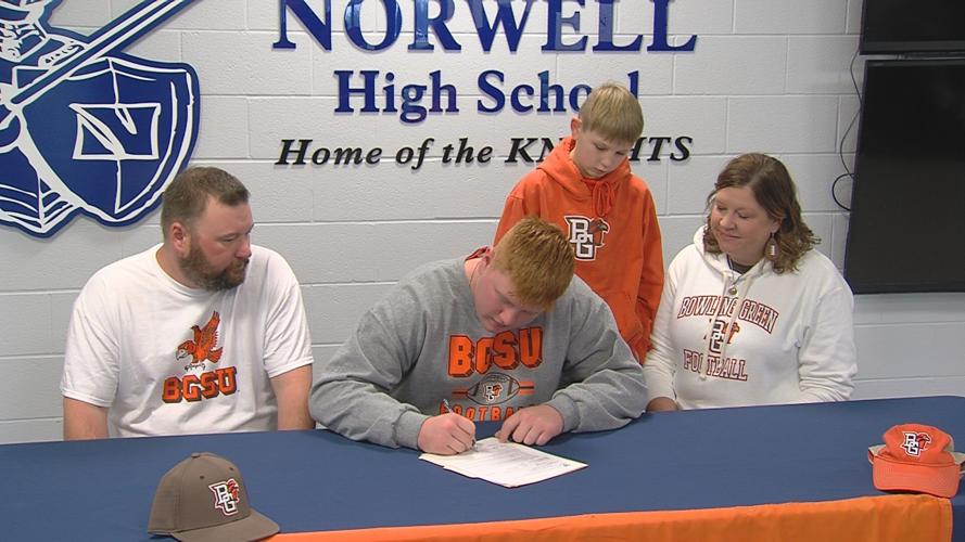 Brody Bolyn Signing Gallery | | wfft.com