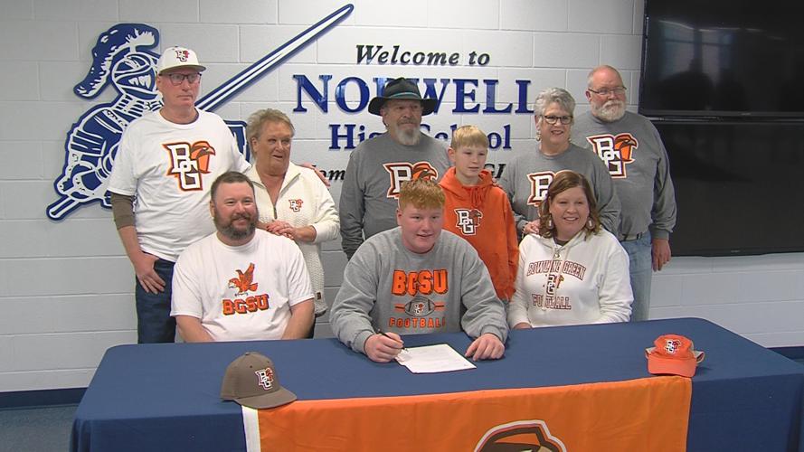 Brody Bolyn Signing Gallery | | wfft.com