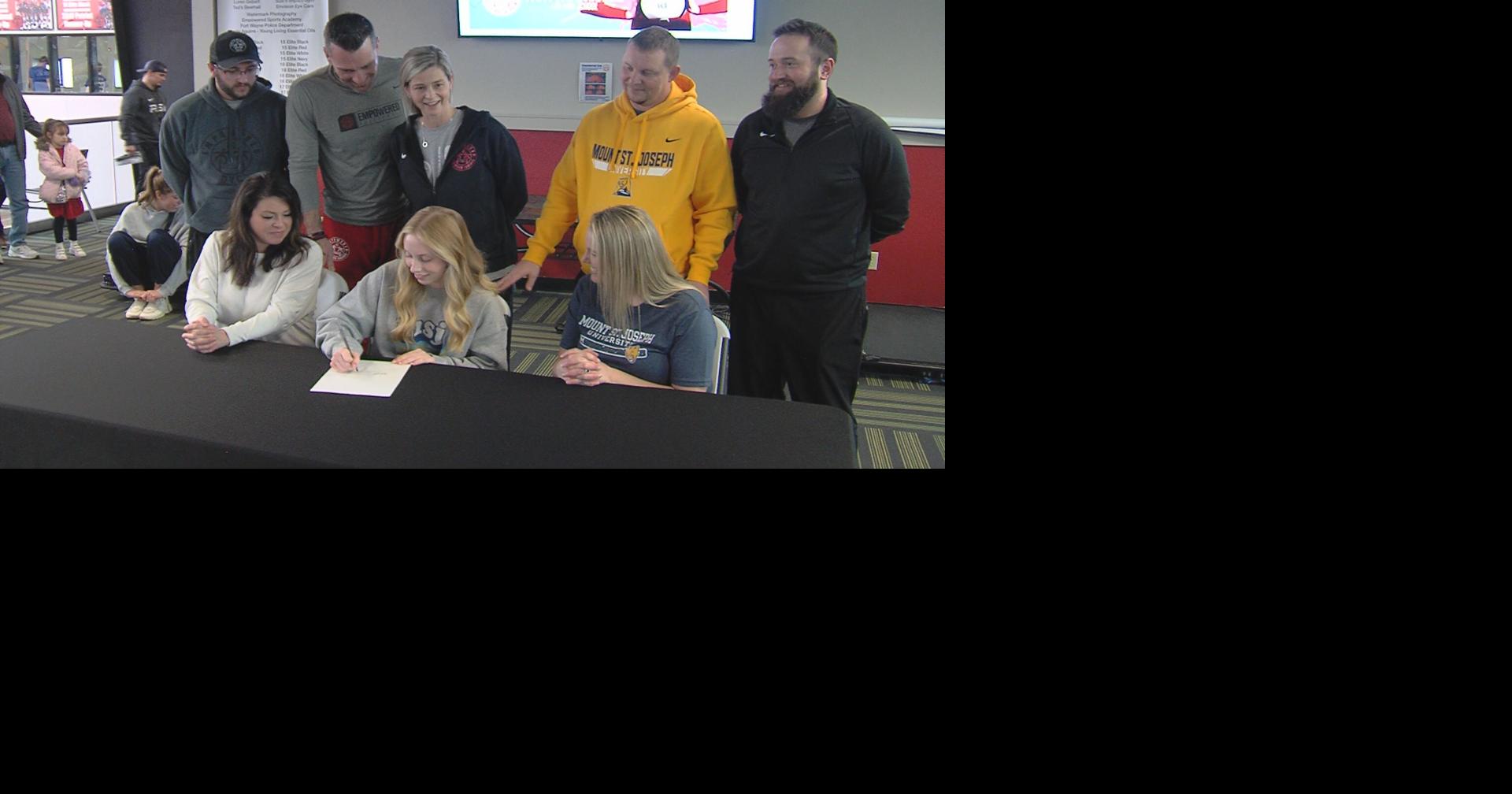 Leo's Maxwell makes things official with Mount St. Joseph | High School ...
