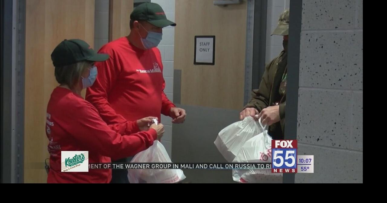 Fort Wayne Rescue Mission hands out 3,000 Christmas Eve meals ...