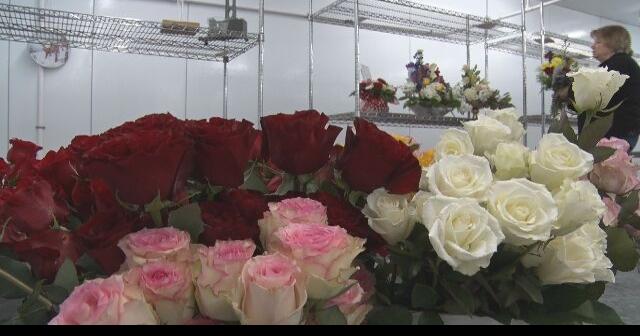 Fort Wayne flower shops prep for Valentine's Day rush | Local | wfft.com