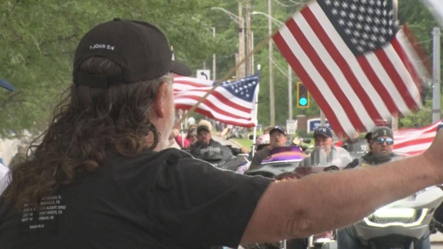 Hundreds honor fallen soldiers at Memorial Day parades across Fort ...