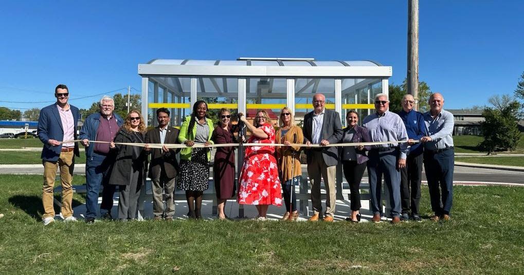Accessible bus shelter opens at Turnstone Center | Local | wfft.com