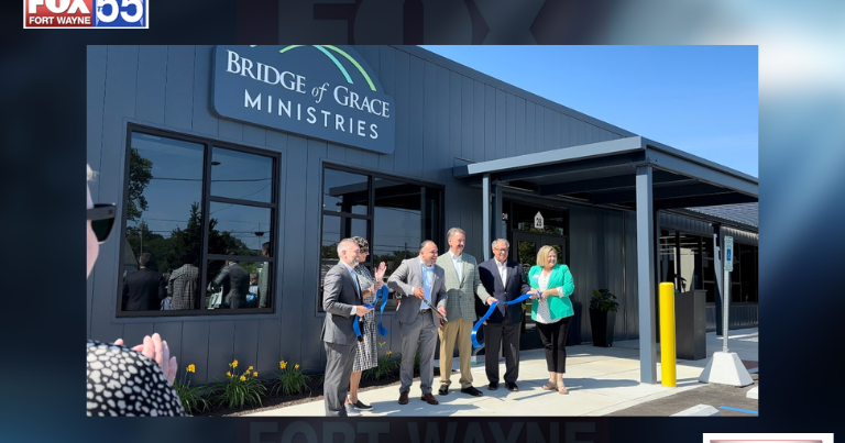 New community health center opens to Southeastern Fort Wayne residents ...