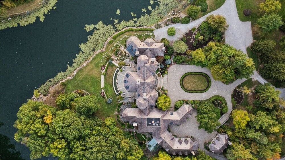 Fort Wayne's iconic 'mansion that pizza built' hits market for $6.75 ...