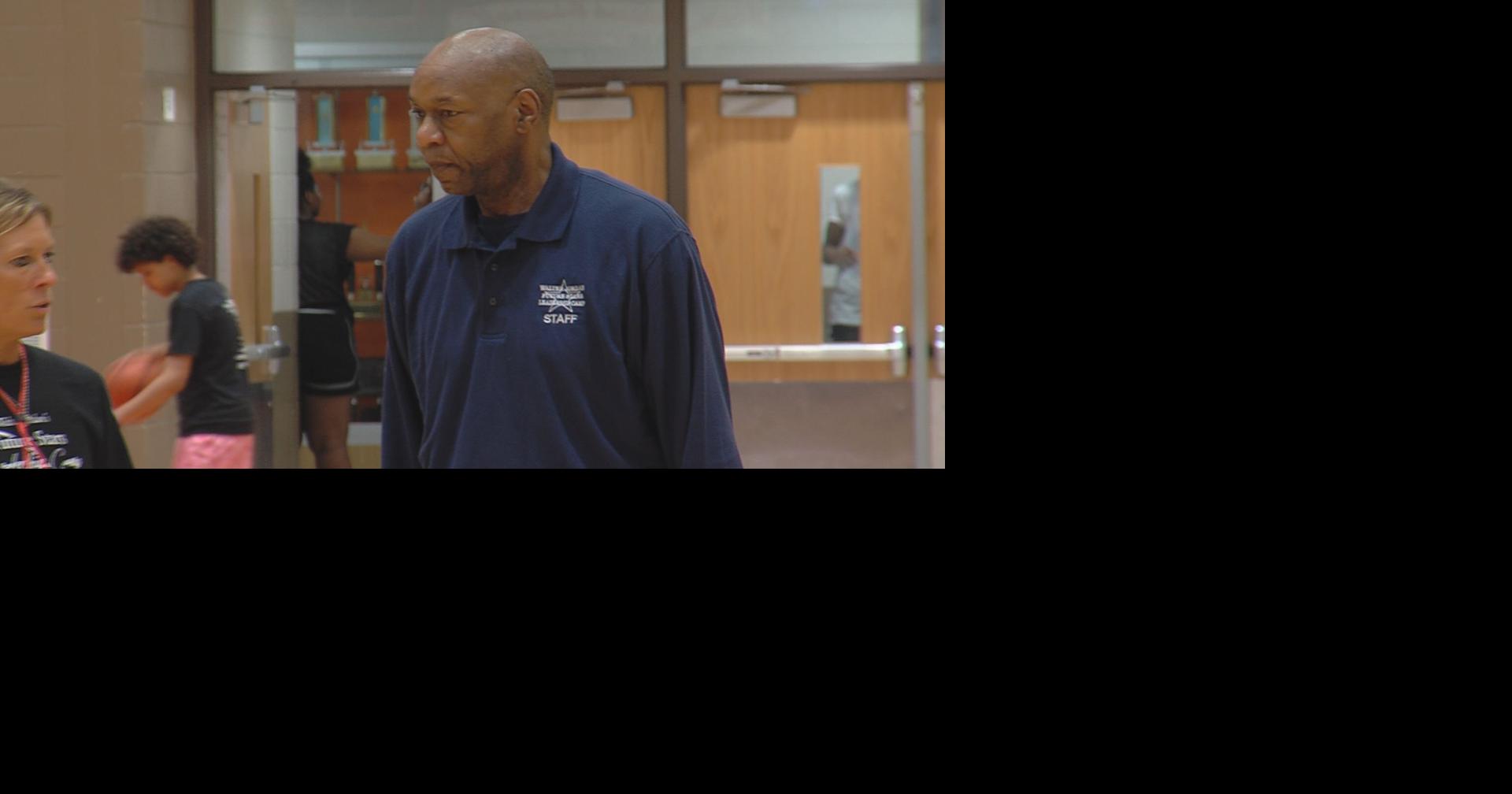 Northrop legend Jordan hosts third annual camp | Sports | wfft.com