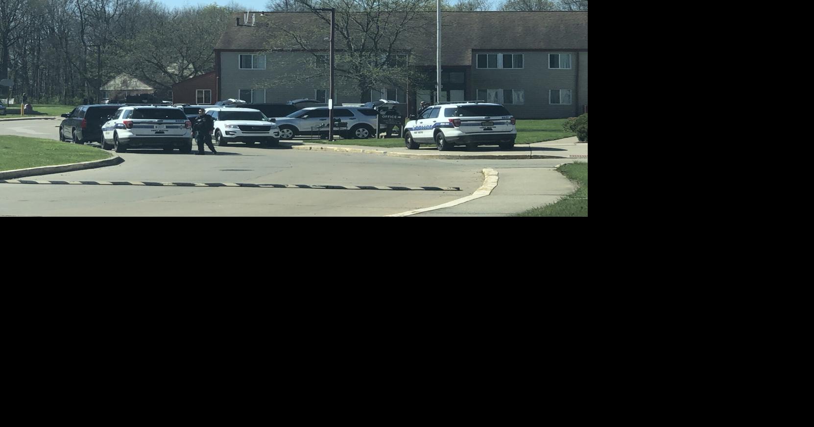 South Fort Wayne man jumps from second-story window during stand-off ...